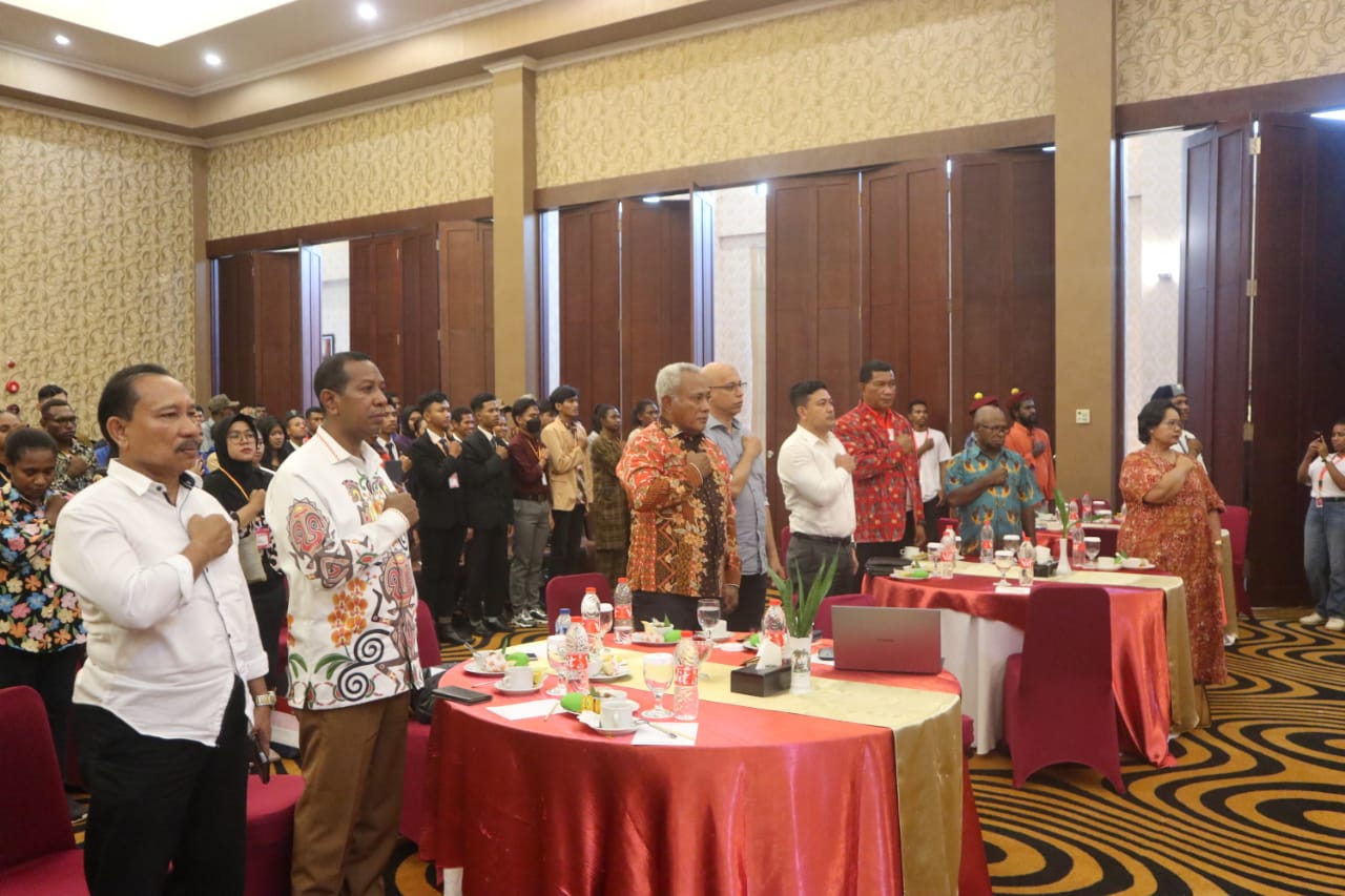 PUMN Papua Selatan Resmi Ditutup, Apolo Safanpo : Mulai Dulu dari Diri ...